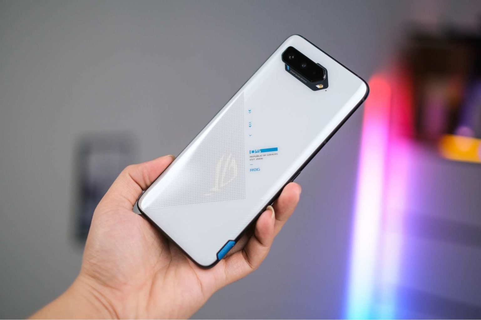 ASUS Republic of Gamers mở bán ROG Phone 5s tại Việt Nam