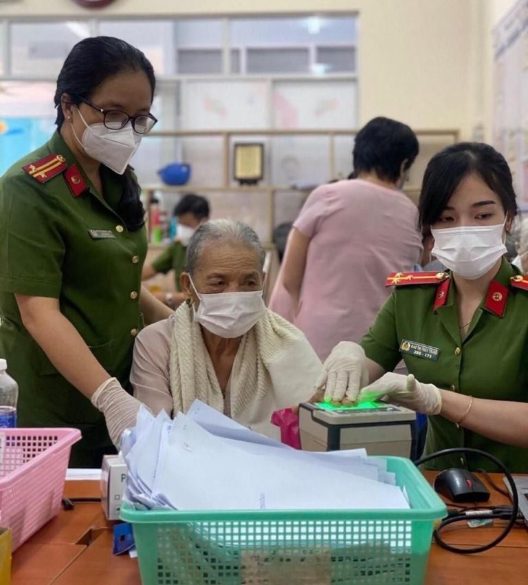 Công an TP.HCM dùng Zalo đẩy nhanh tiến độ cấp CCCD